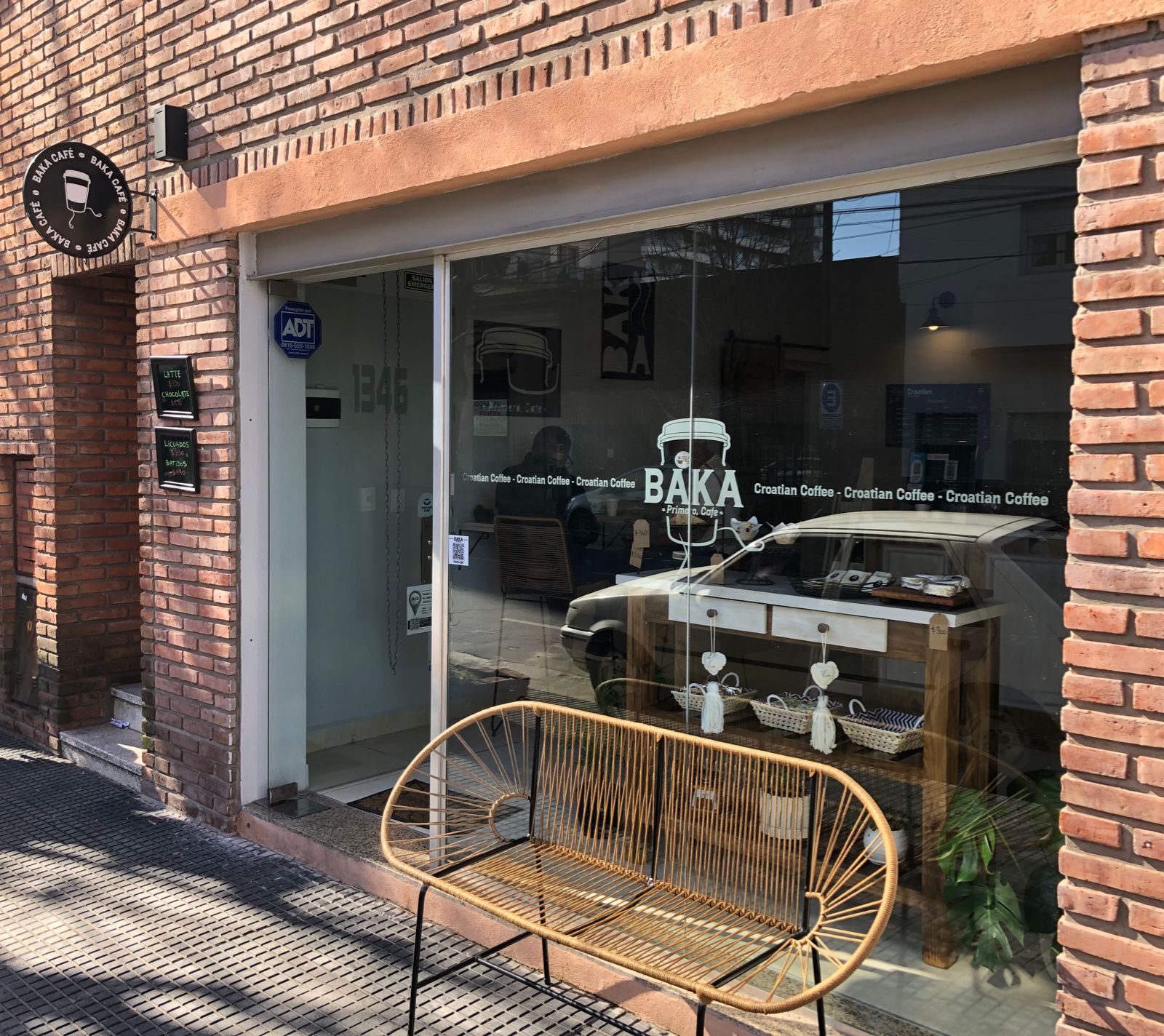 Baka, Primero café - Donde Estamos